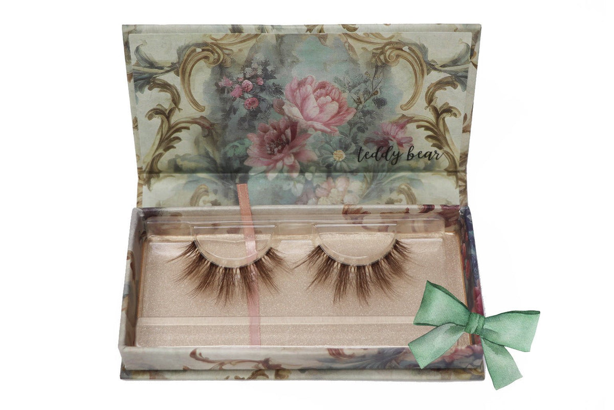 teddy bear lashes – likely makeup